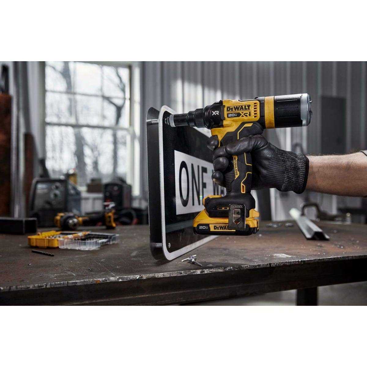 DEWALT 20V MAX XR Cordless Rivet Tool DCF403B - Hardware&Tools Online Store