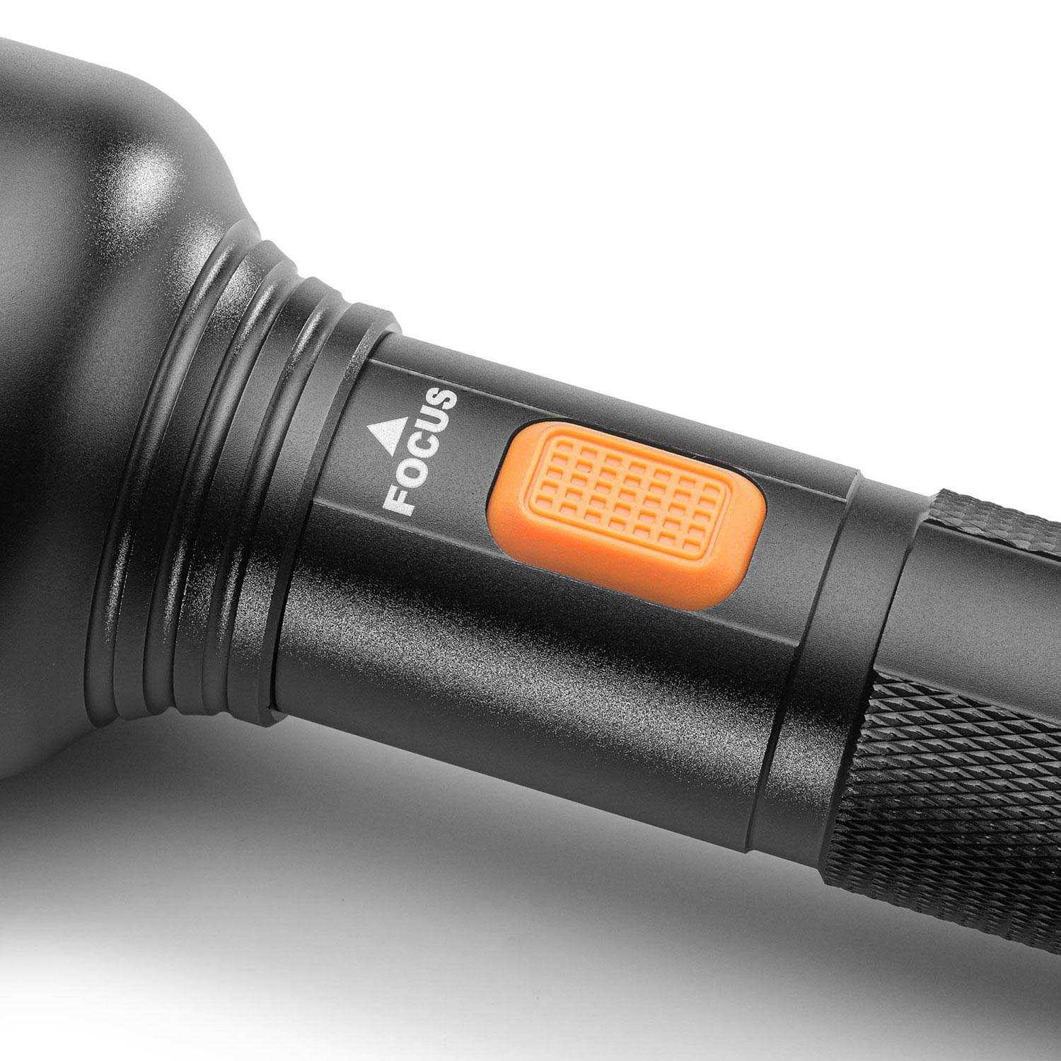 Bushnell 3000 Lumen Rechargeable Focusing Flashlight - Hardware&Tools ...