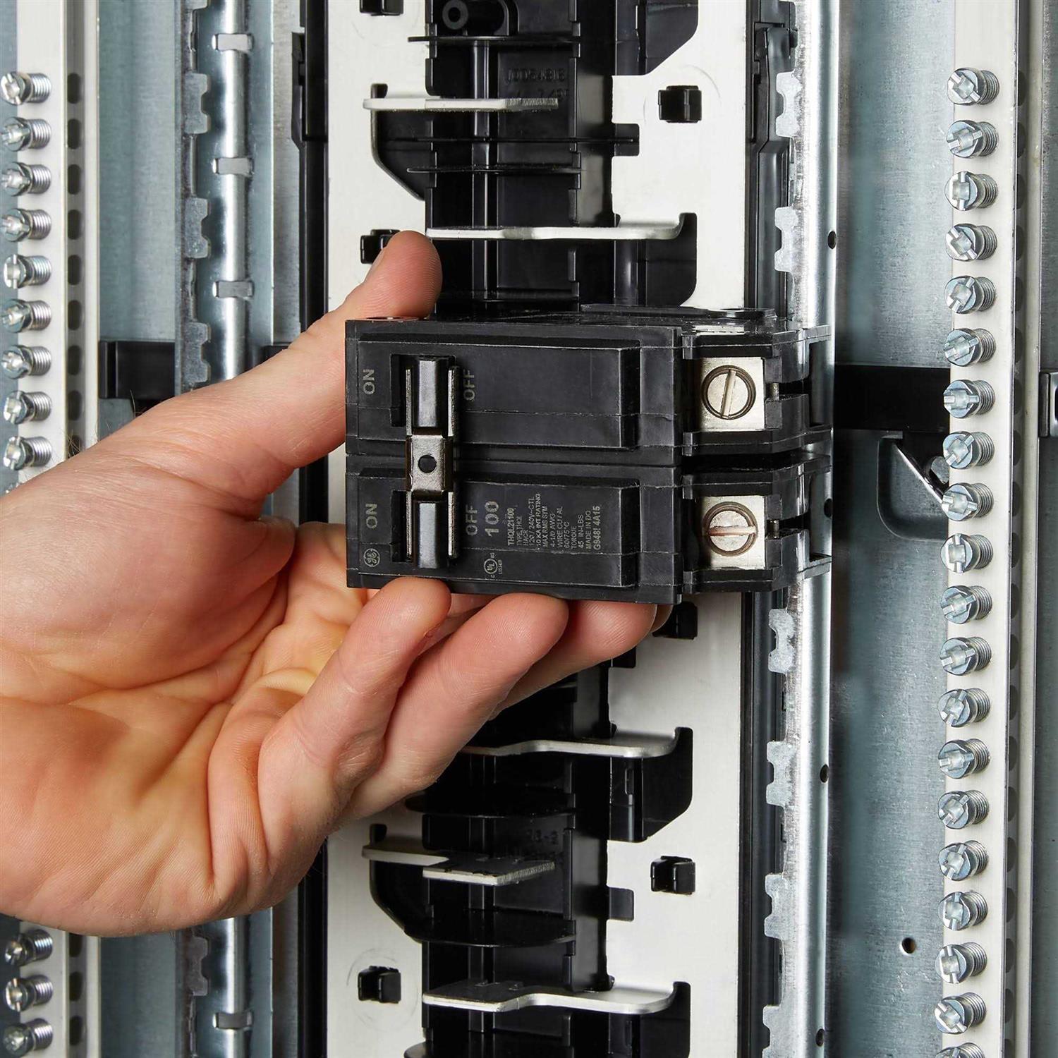 GE THQL Circuit Breaker 100 - Hardware&Tools Online Store